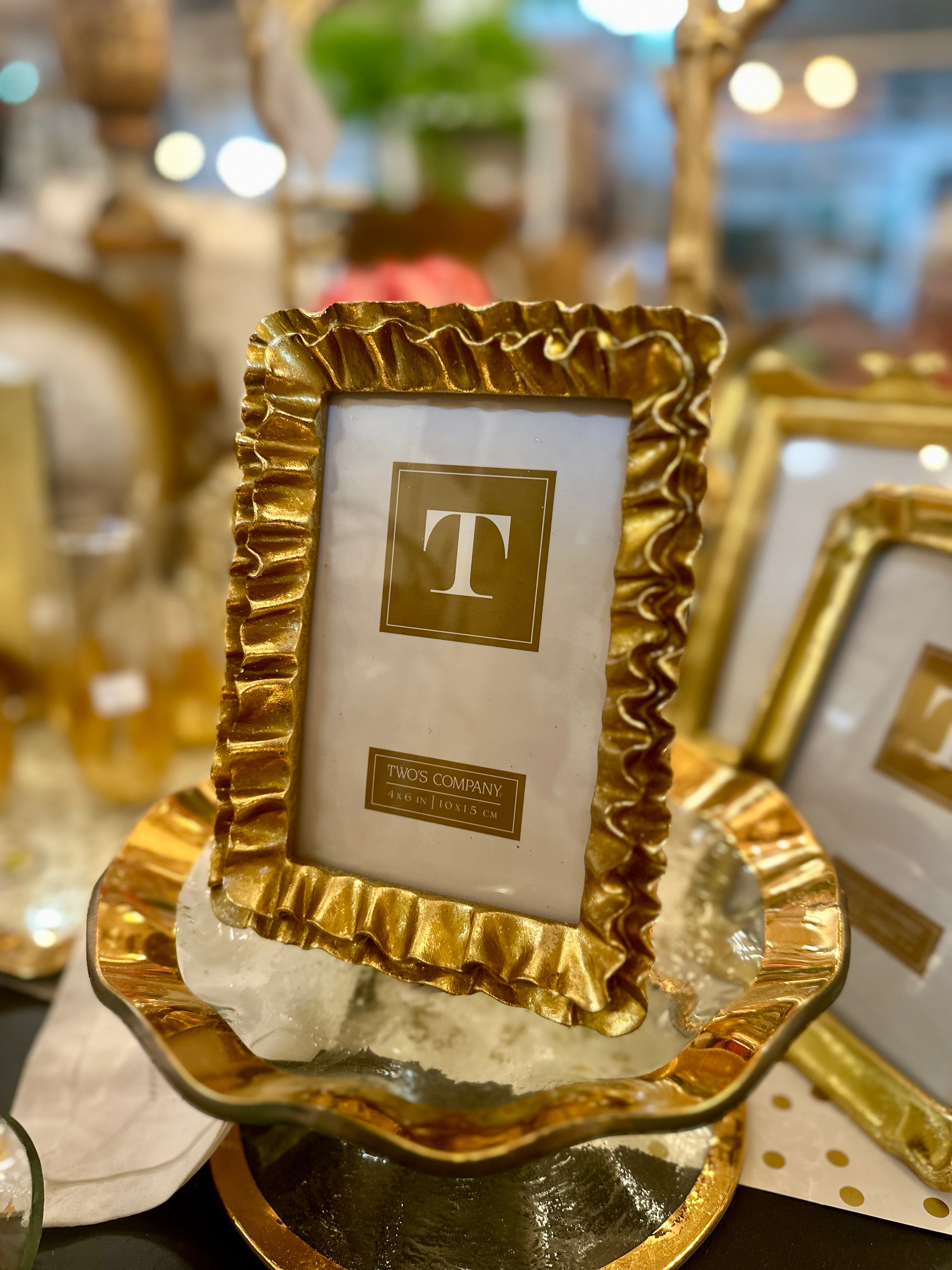 Gold Ruffle 4x6 Frame – Southern Antiques